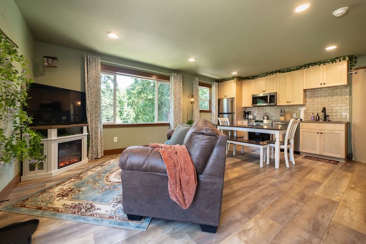 Urban Treehouse On Mt Scott - Portland, OR