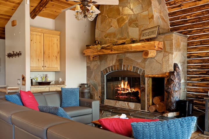 Luxury Lodge W/ Ac | Lake Views | 2 Suite | Arcade - Lake Arrowhead, CA