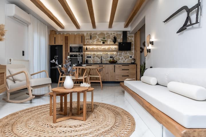 Lago.m Superior - Naxos Town - Naxos