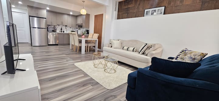 Serenity&luxury Redefined - A Waterfront Adventure - Airdrie