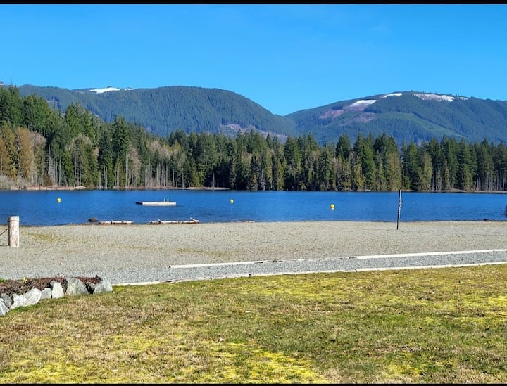 Resort On Beaver Lake, Lake Cowichan, Bc - Lake Cowichan
