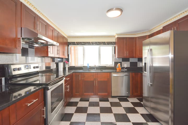 Quincy Apartment • Perfect For Family • Travelers - Quincy, MA