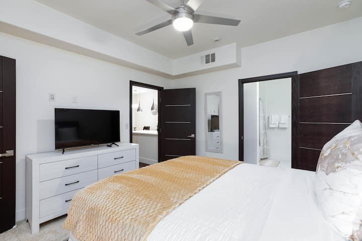 Charming 1st Floor Home - Pool - Free Ev Charger! - Las Vegas, NV