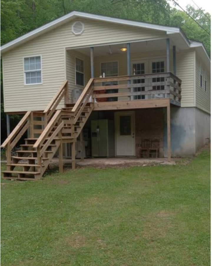Bryants Bearwallow House Rental - Chief Logan State Park, Logan