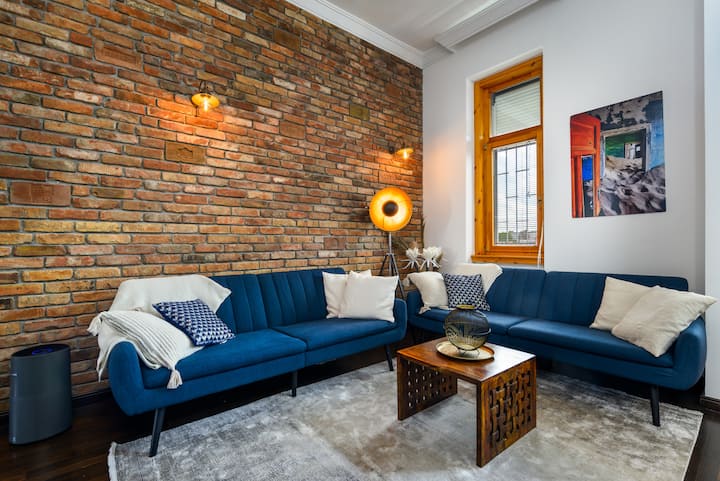 Rustic Downtown Apartment 106 M2 - Ungarn