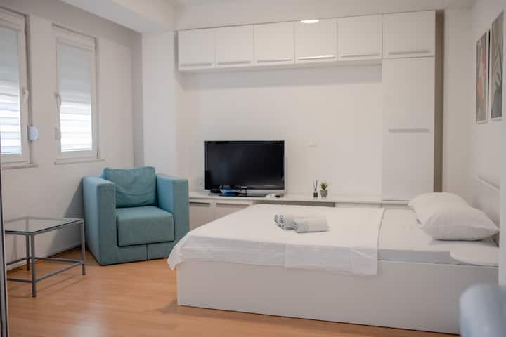 Lihnidos Home, Spacious Studio Neer Lake, Wifi, Ac - Ohrid