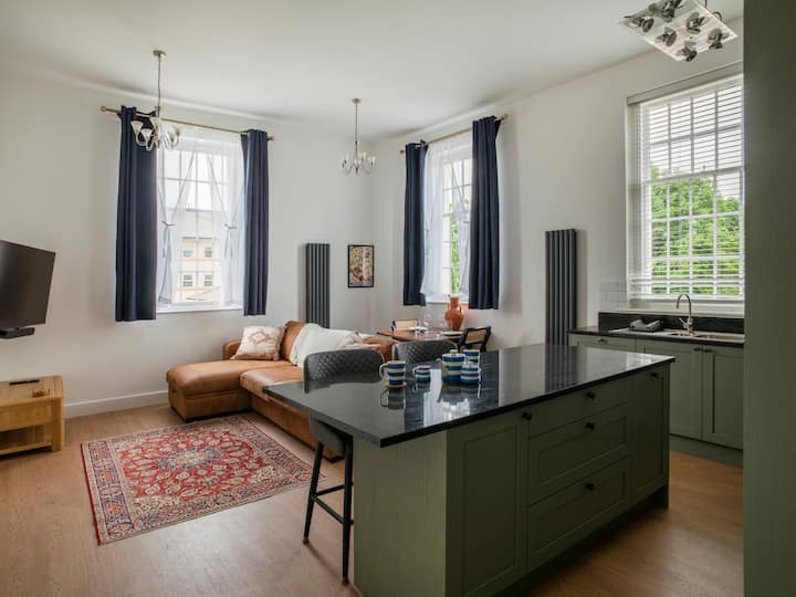 Regency Style Marvel Apartment - Gloucester