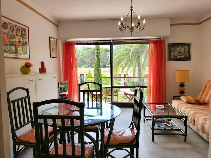 Studio 30m2,5mn Plage, Terrasse, Parking, 2 Pers - Saint-Raphaël