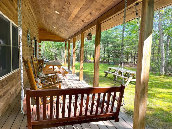 Cape Cod Cabin: Peaceful, Family-focused Getaway - Mashpee, MA