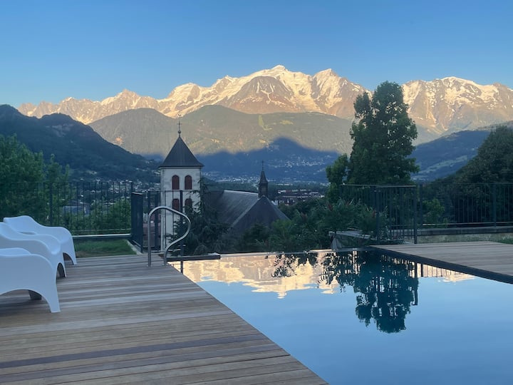 Tour Médiévale Avec Piscine Face Mont-blanc - Morillon
