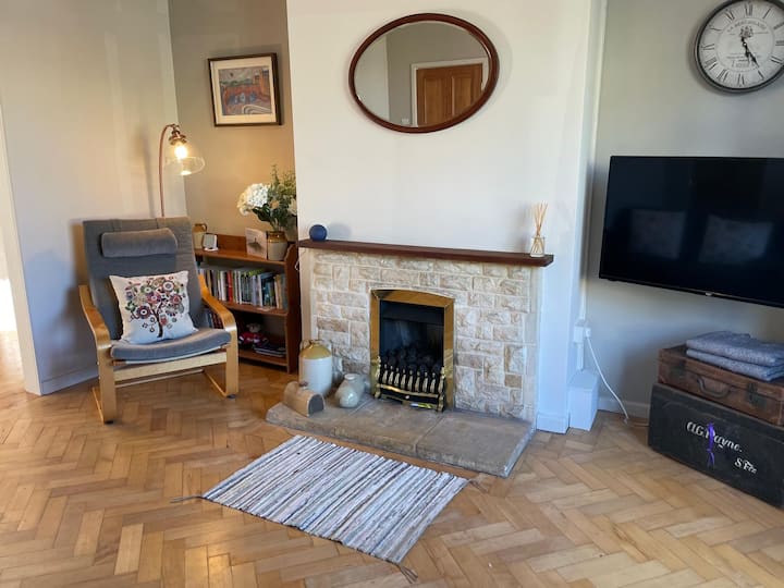Lovely 2-bedroom Home With Stunning City Views - Bath