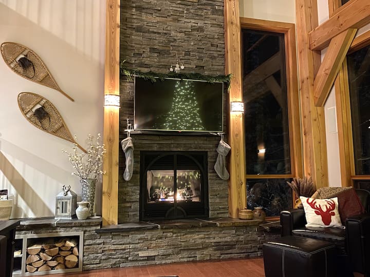 Timber Frame, Vaulted Ceiling Chalet With Views! - Banff National Park