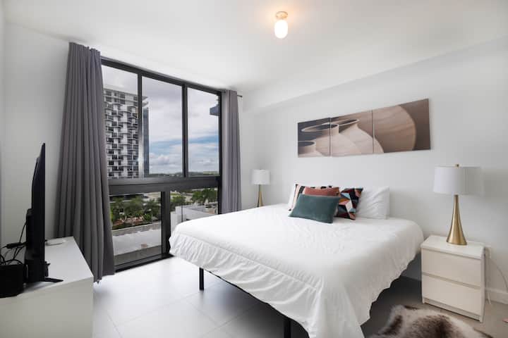 A704b Cozy @ Downtown Doral, Beautiful Studio - Doral, FL