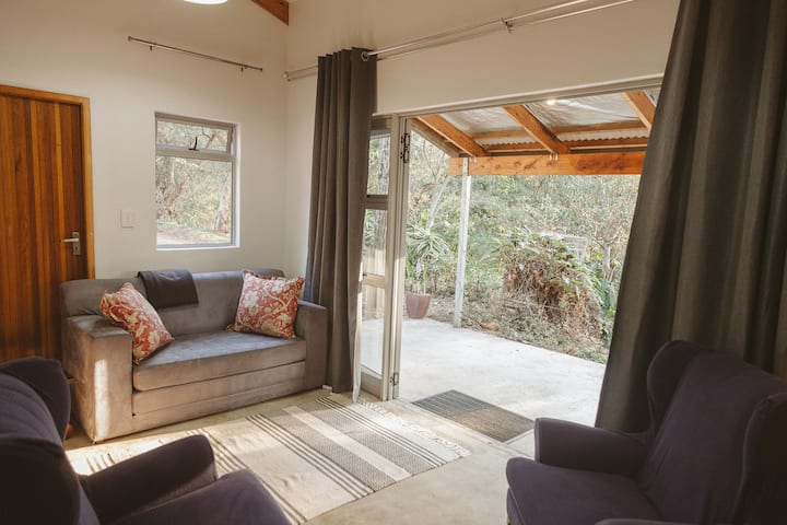Kingfisher's Nest Peaceful Forest Central Location - Pinetown