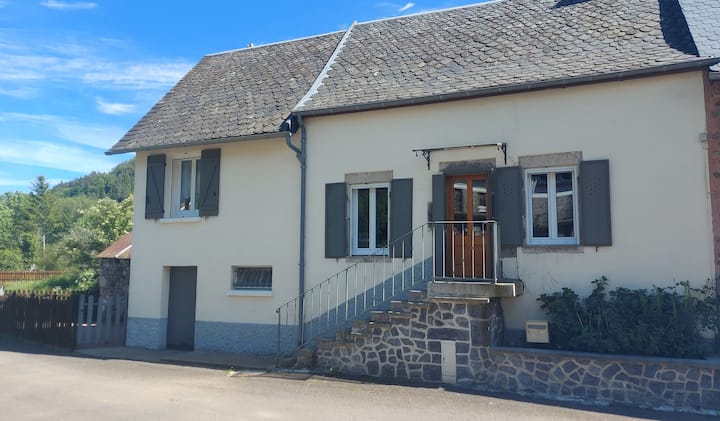 Maison Du Lavoir à Chambon-sur-lac - Lac Chambon