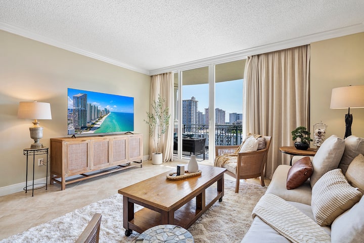 Elegant King David Condo With Panoramic Bay Views - Sunny Isles Beach, FL