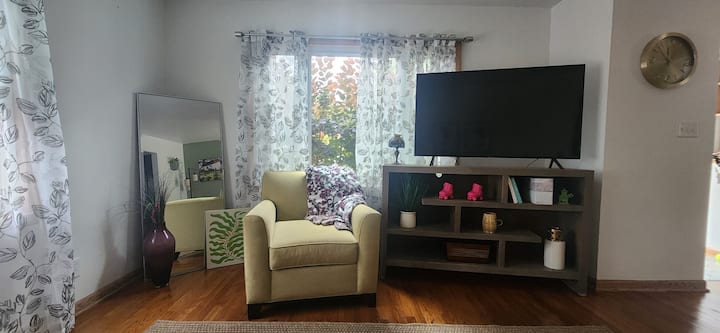 Ollies Oasis, Less Than A Mile Walk To State Fair! - Brookfield, WI