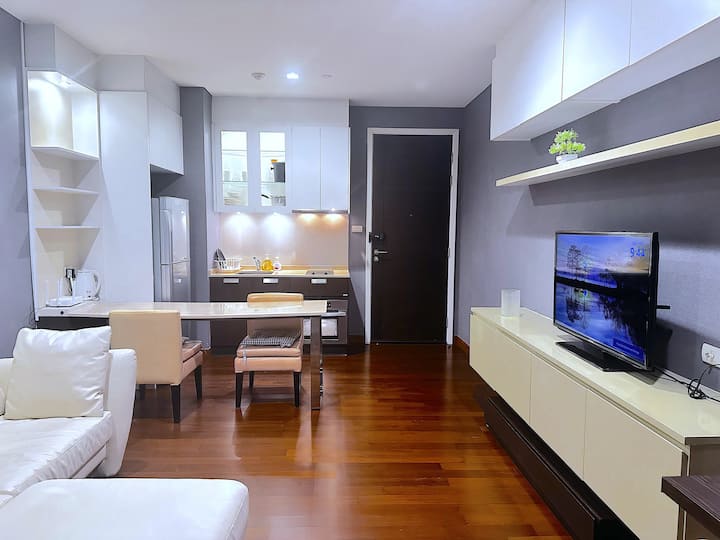 [50% Off] The Mondrian | King Bed & Hot Tub - Bangkok