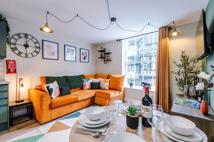 New! Stylish 1-bed Flat, Great Location, Sleeps 4! - Chester