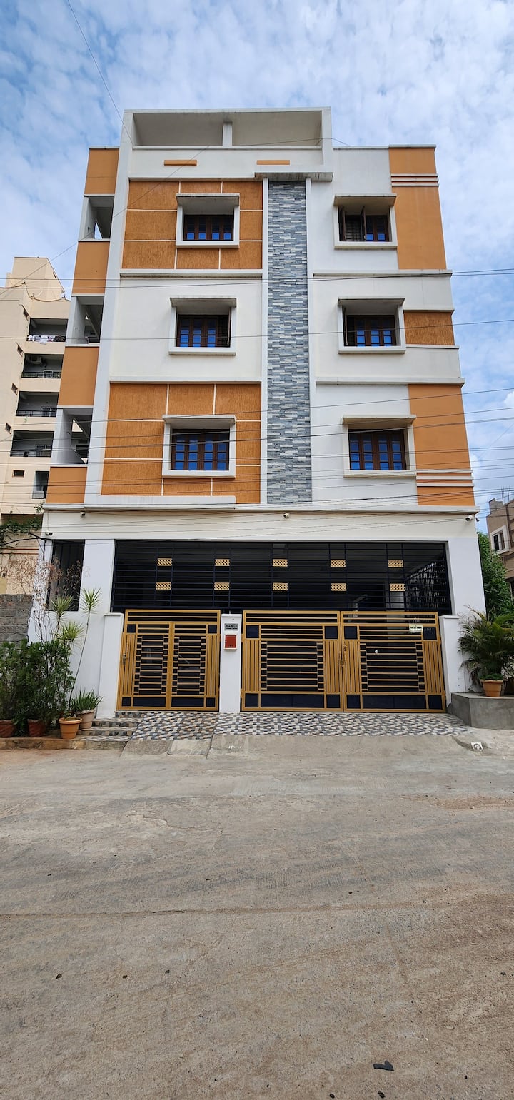 Furnished 2bhk Ac Penthouse -