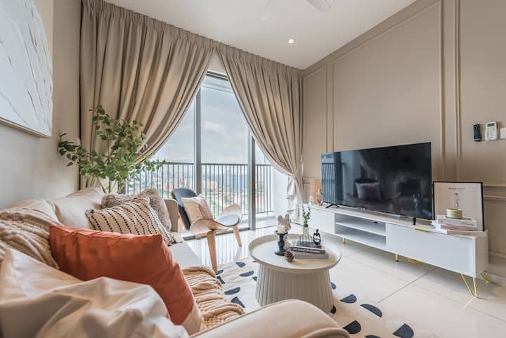 Klcc View Balcony | Amazing Pool | Wonderland 7pax - Kuala Lumpur