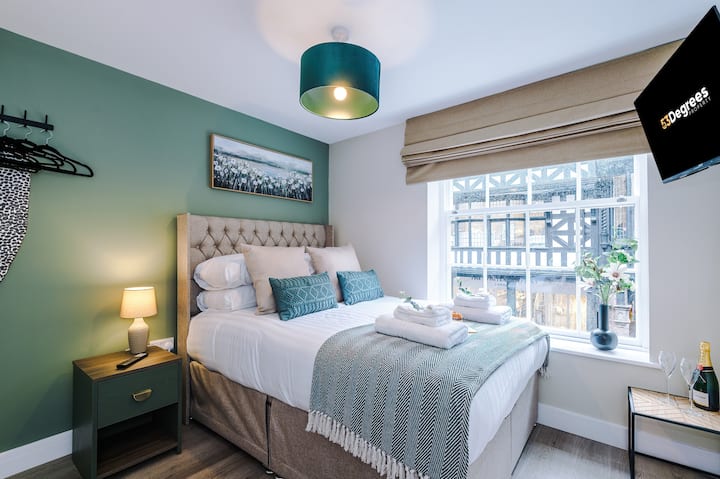 New! Stunning Studio In The City-centre, Sleeps 2! - University of Chester