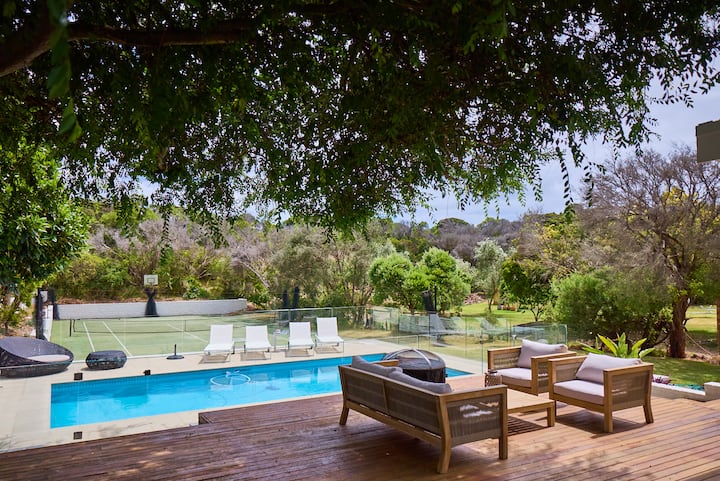 Resort-style Stay Metres From Beach - Rye