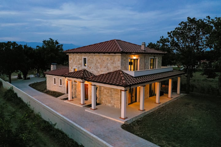 Villa Pietro – Rustic Oasis  With Heated Pool - Zadar