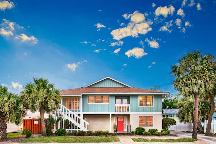 Walk To Beach | Arcade | Hometheater | Pool Access - Tybee Island, GA