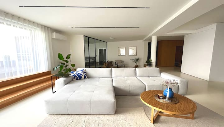 Spacious New Apartment In Center - Bratislava