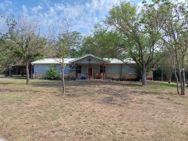 Debbie's House - Concan, TX