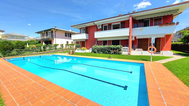 • Narcisa View Lake&pool Apartment - Garda