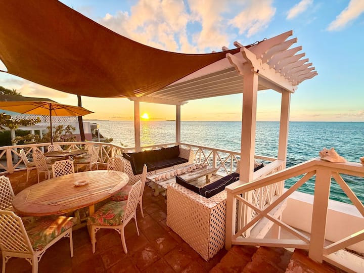 Oceanfront Home Walk To The Beach - Nasáu