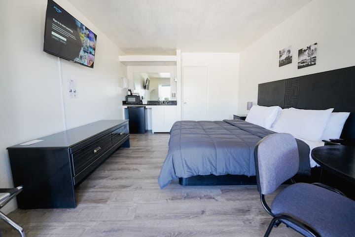 Hotel Room: Single King Bed - Payson, AZ