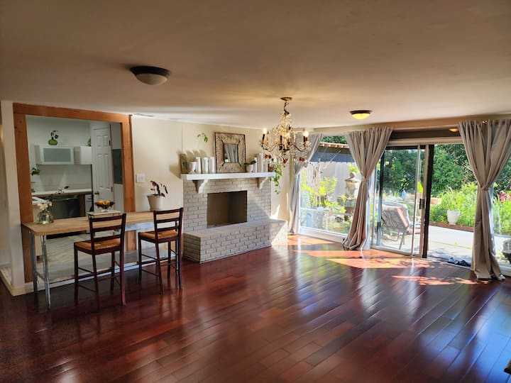 Private Studio Suite - Oakland, CA