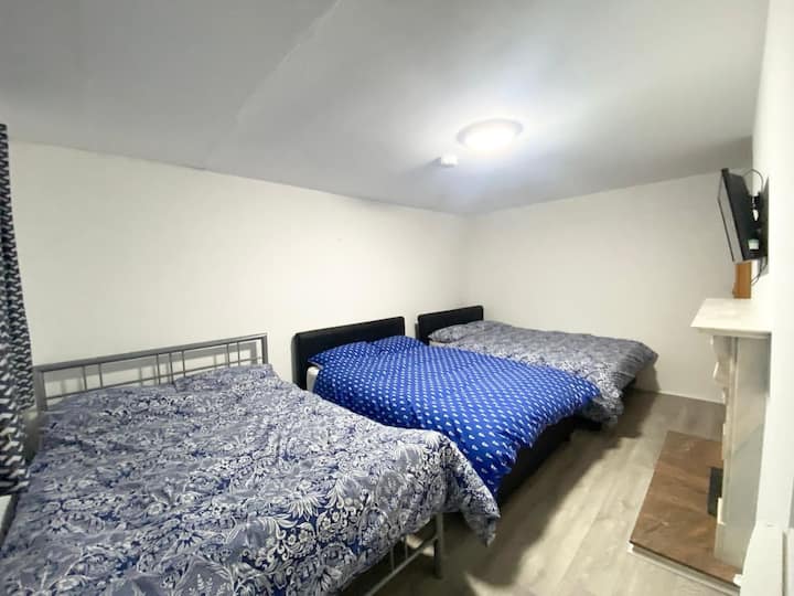 The Heathrow Lodge London - Staines-upon-Thames
