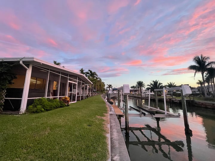 Intercoastal W/boat Lift - Treasure Island, FL