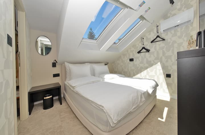 Intimate Room For Sarajevo Lover - Self Check-in - Sarajevo