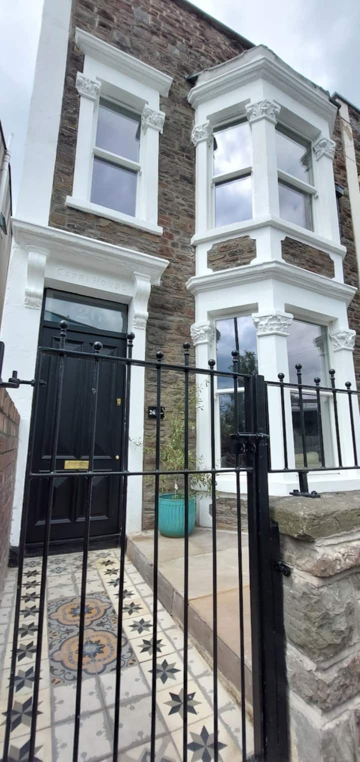Large Newly Refurbished House Close To Harbour - Bristol