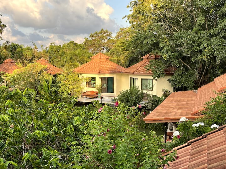 Eco Heaven 6 Stilt Pavilions+breakfast With Pool - Rayong