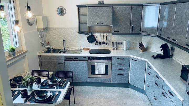 Gna01 - 7 Beds, Large Kitchen, Balconies & Parking - Lüdenscheid