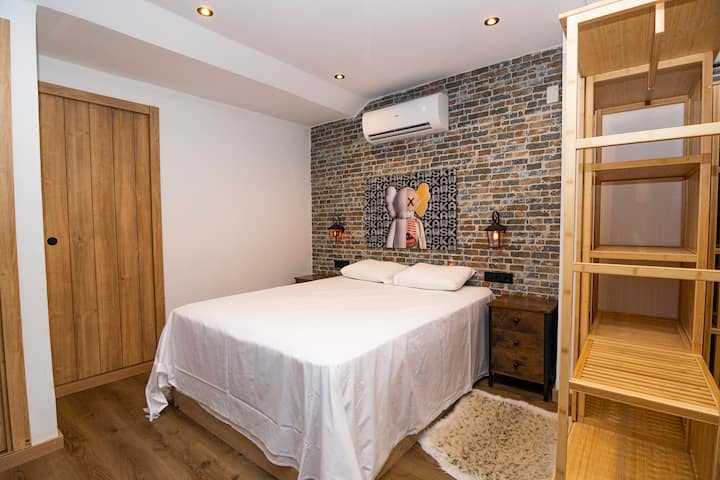 New Family And Friends - Madrid