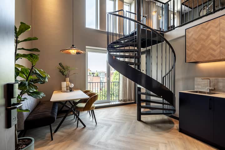 Bizstay Delft 2b - One Bedroom Deluxe - Delft