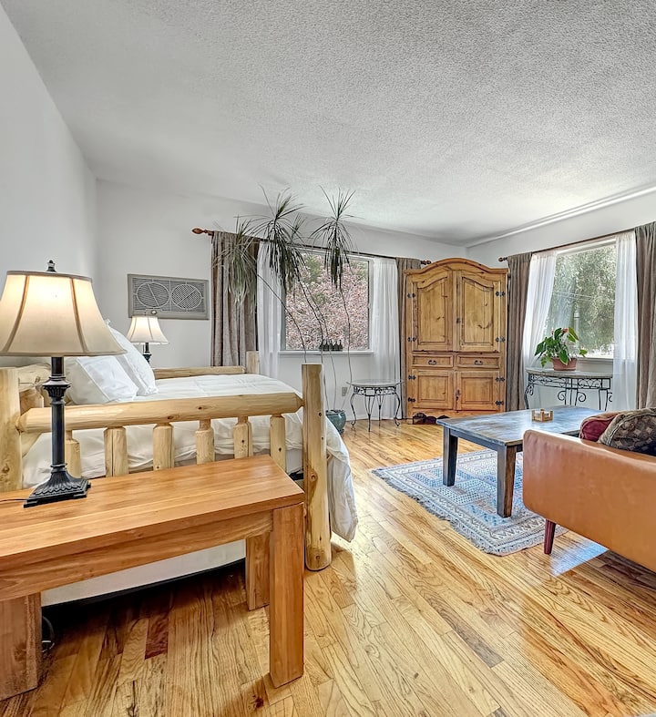 Hotel Loft: 2 Room, 4 Bed, Kitchen, Living, Dining - Paonia, CO