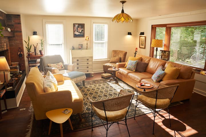 Quiet Attic Suite At B&b | Wifi | Free Breakfast - Carbondale