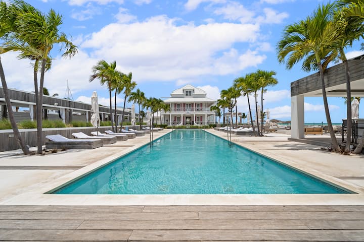 Beach Haven | Luxury 4br Palm Cay Resort Townhouse - The Bahamas