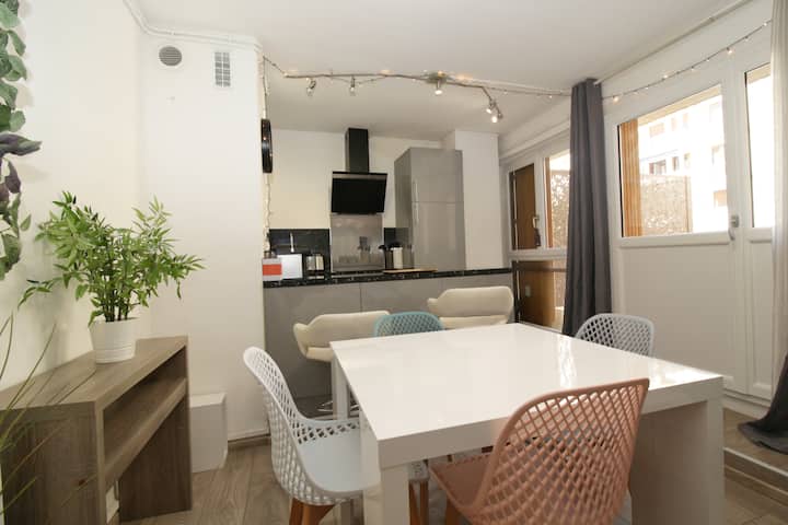 Cosy Thiers - Hypercentre - Wifi - ibis Avignon Sud