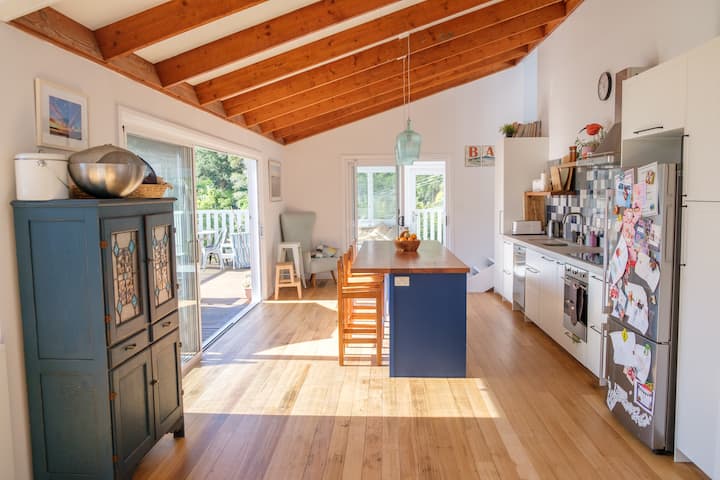 Sun-filled Family Beach Home - Avoca Beach