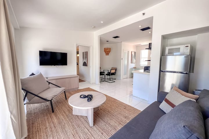 Penthouse Apartment For 4 With Terrace - Miami Beach, FL
