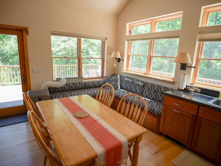Owl Moon Cottage- Serene Nature Retreat Near Town - Ithaca, NY